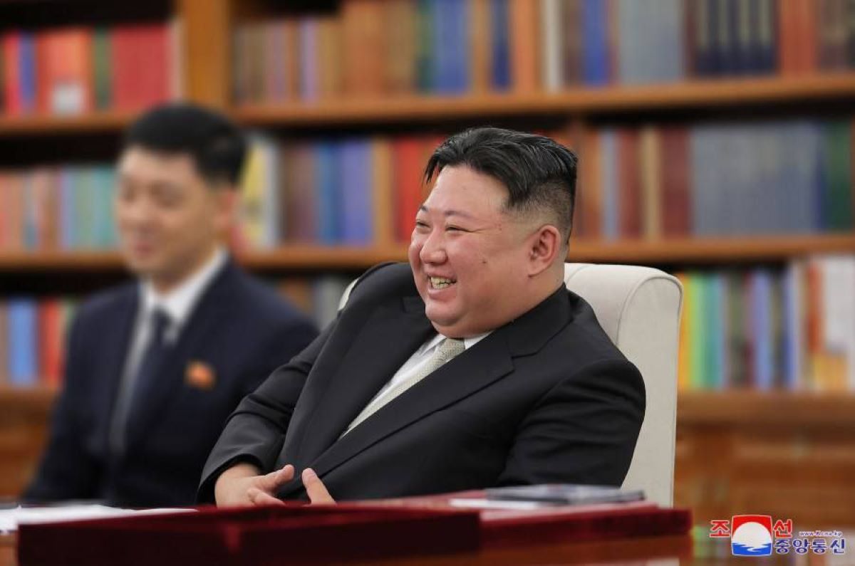 Ким Чен Ын провел в Пхеньяне встречу с делегацией Китая