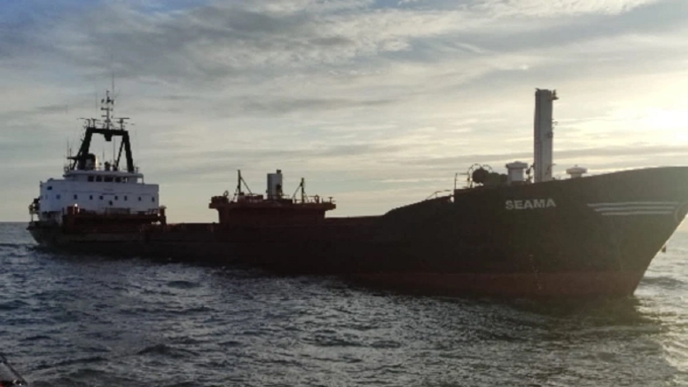 На торговом судне в Черном море произошел взрыв